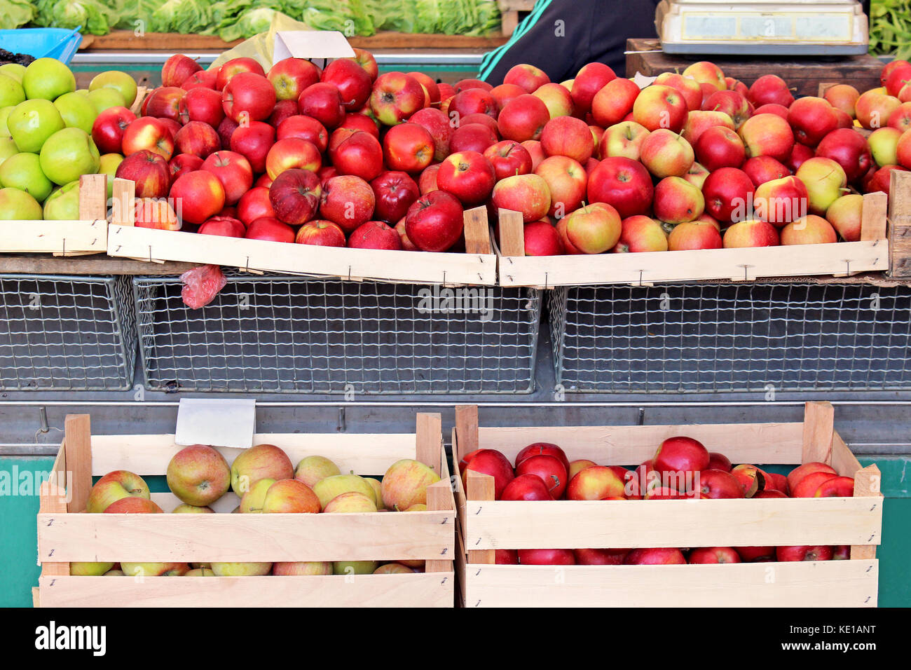 Organic apples in wooden crates on market stall Stock Photo - Alamy
