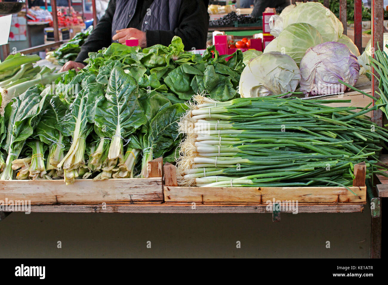 Market stall with fresh organic green vegetables Stock Photo - Alamy