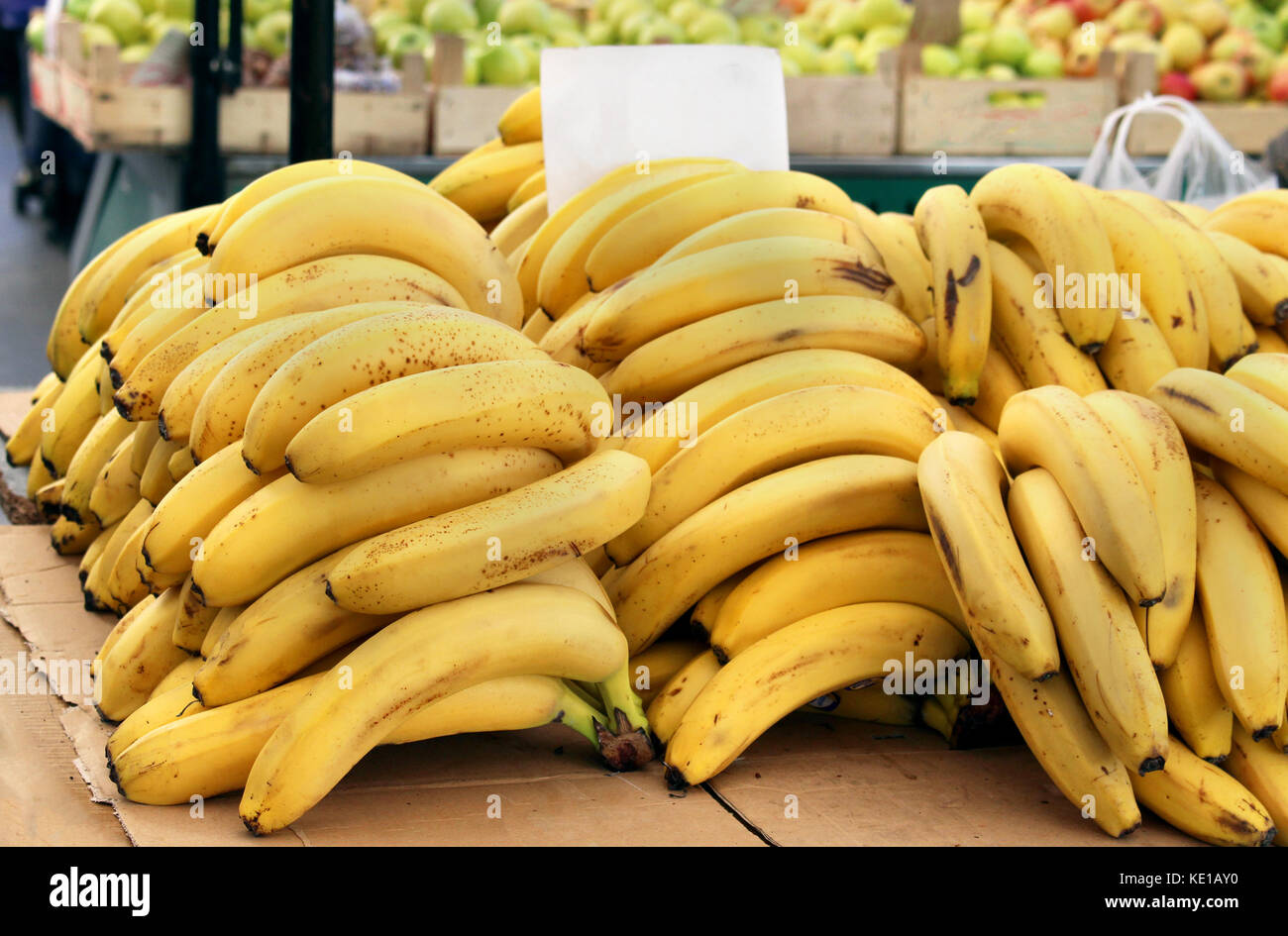 Big pile of ripe bananas on market stall Stock Photo - Alamy