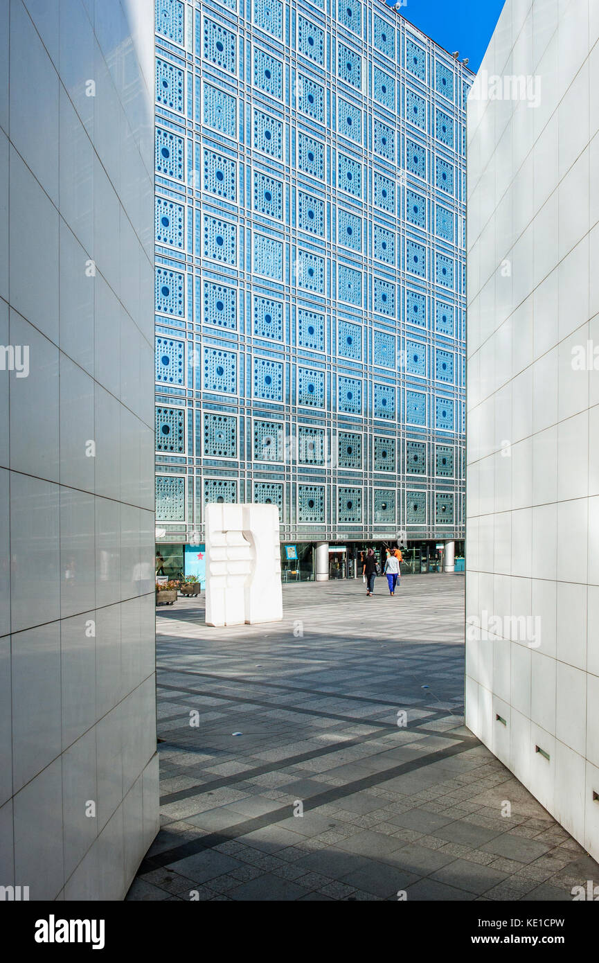 Arab World Institute, Glass Façade, Paris, France Stock Photo - Alamy