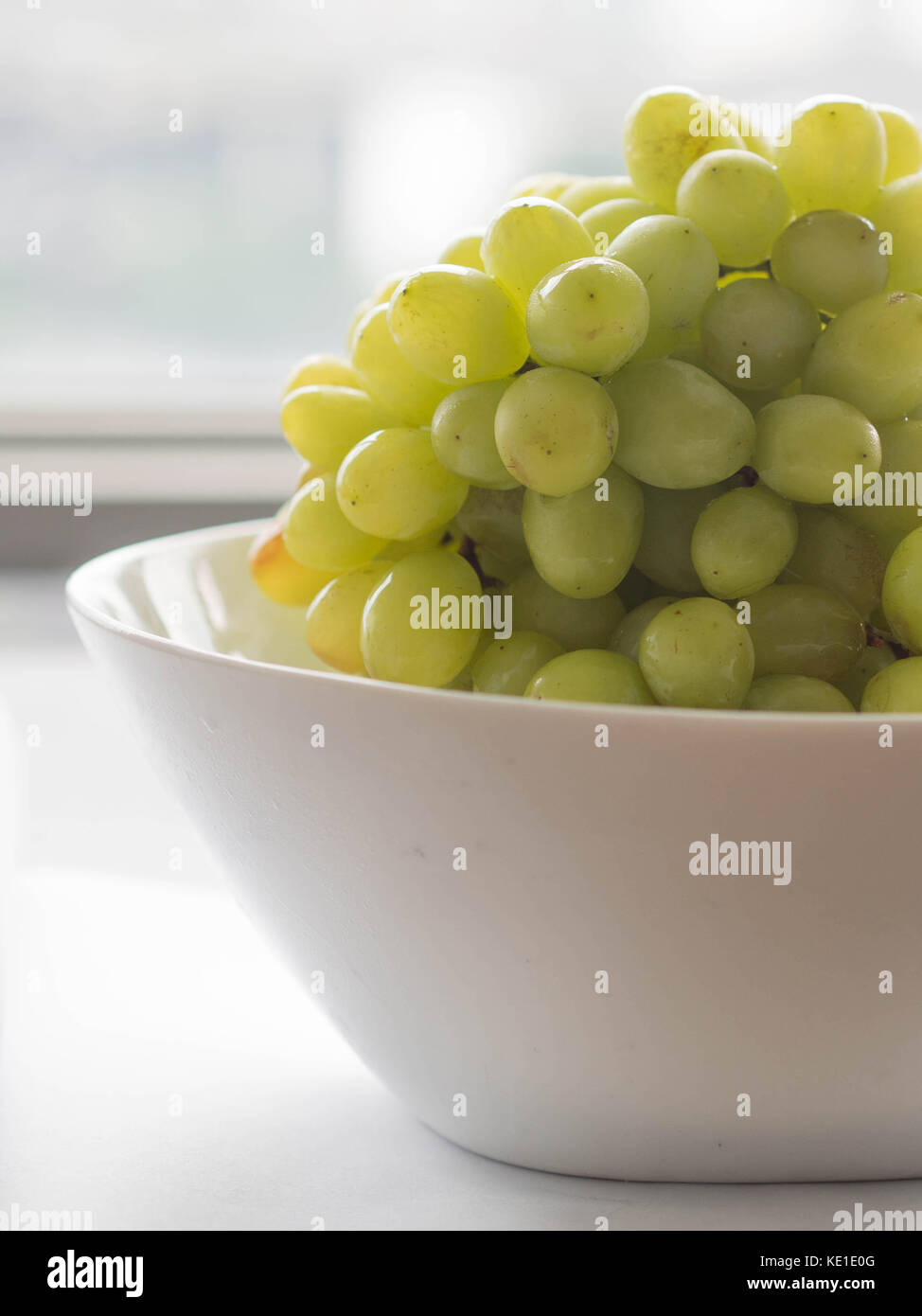 Fresh green grapes Stock Photo - Alamy