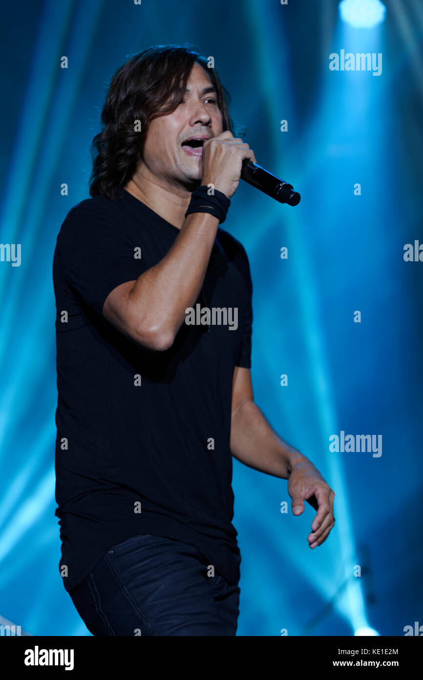 Usher singer hi-res stock photography and images - Alamy