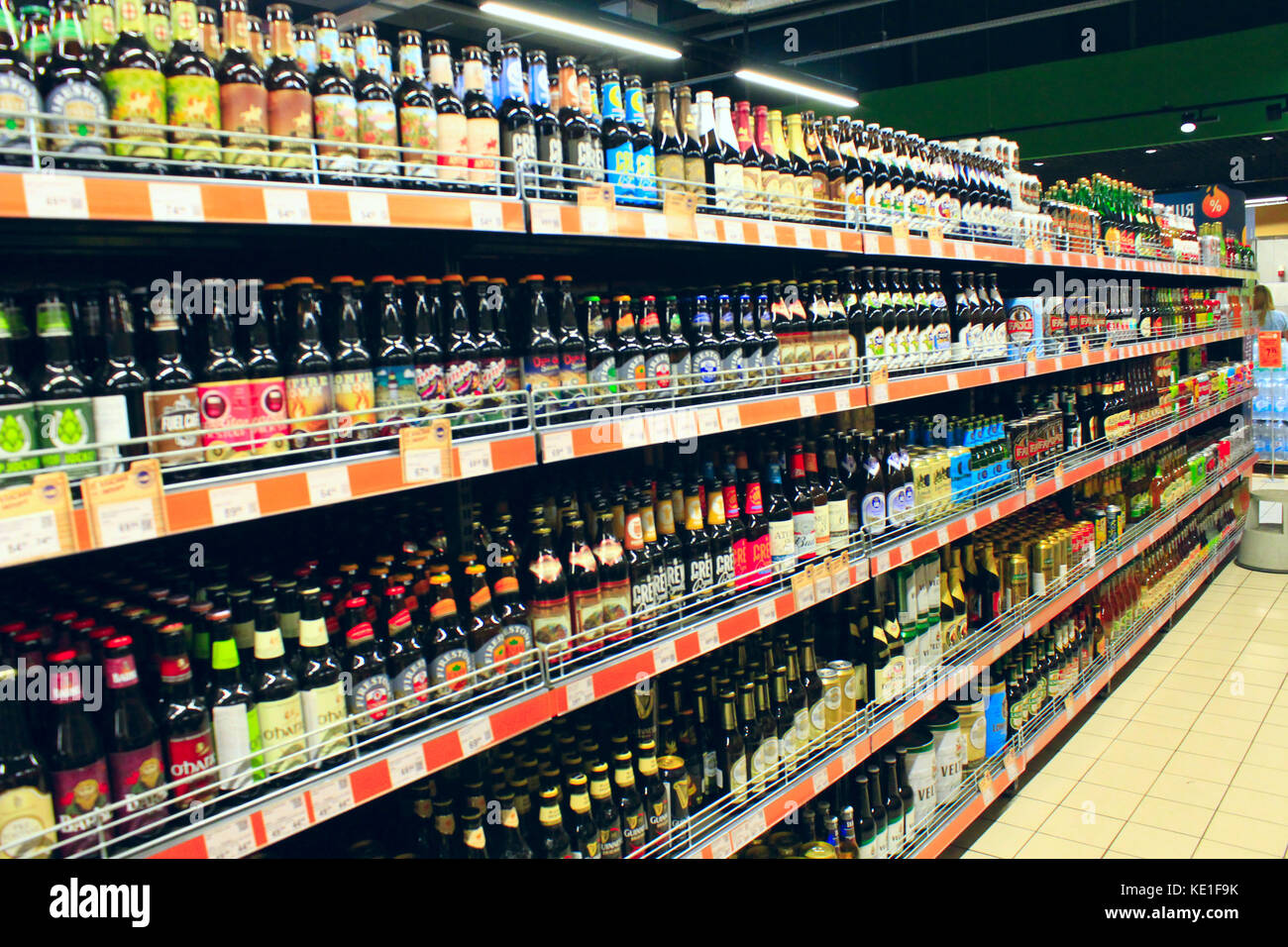 Alcoholic beverages on supermarket shelves hi-res stock photography and ...