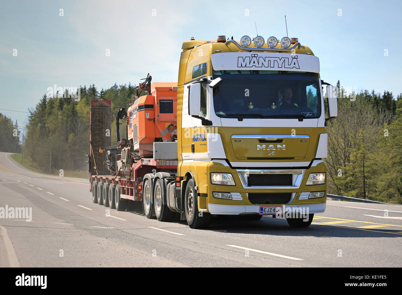 Tamrock Logo Sandvik Tamrock Drilling Machine DL331 | Maden Makineleri