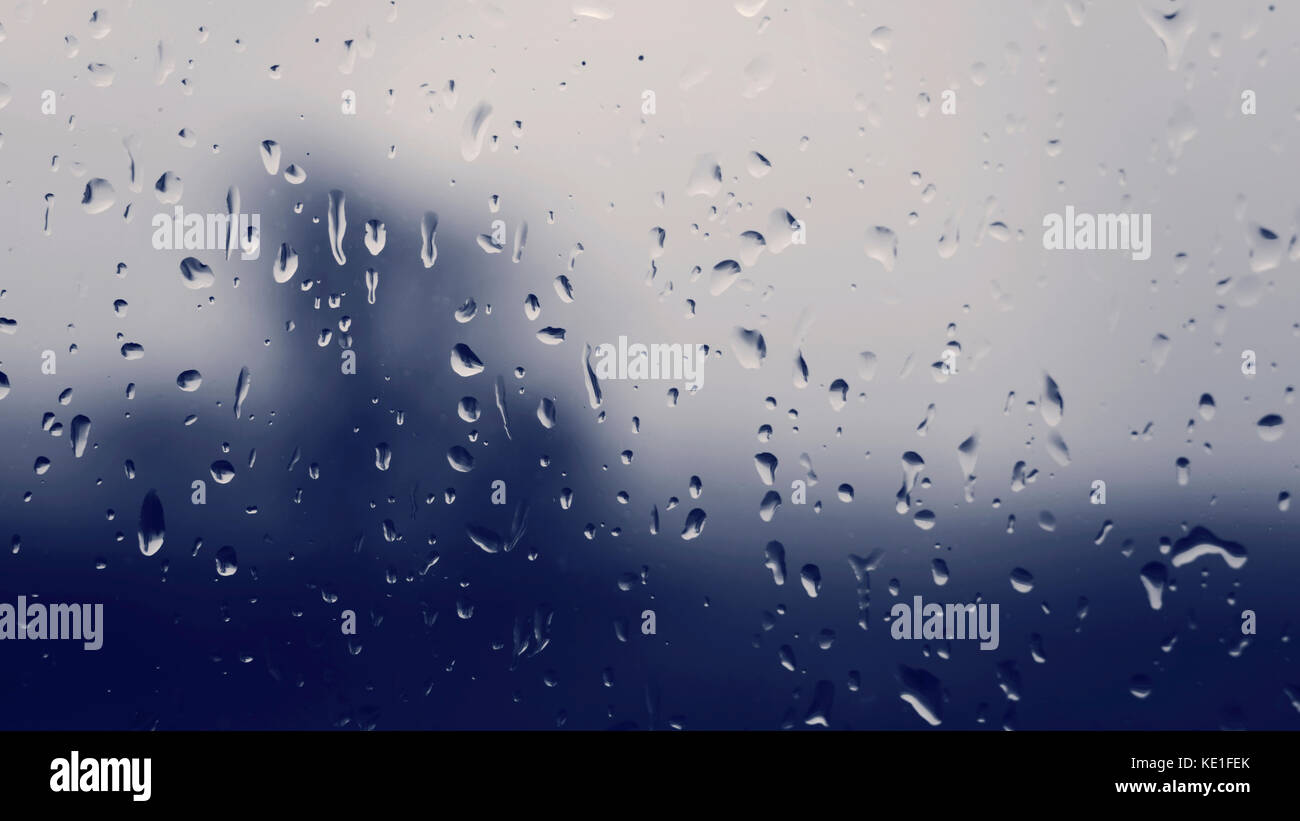 Wallpaper drops hi-res stock photography and images - Alamy