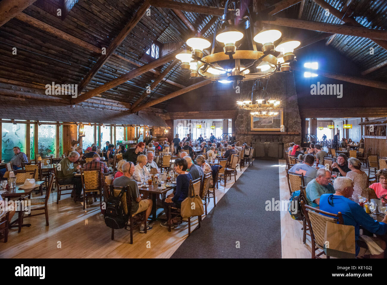 Old faithful inn yellowstone np hi-res stock photography and images - Alamy