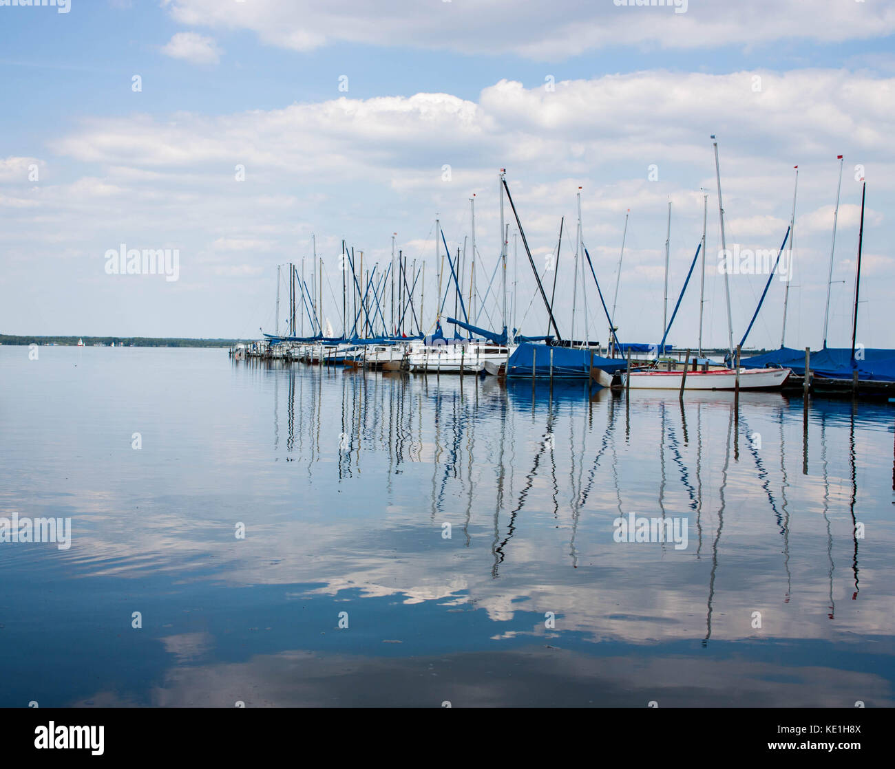 Perfect sailing ship hi-res stock photography and images - Alamy
