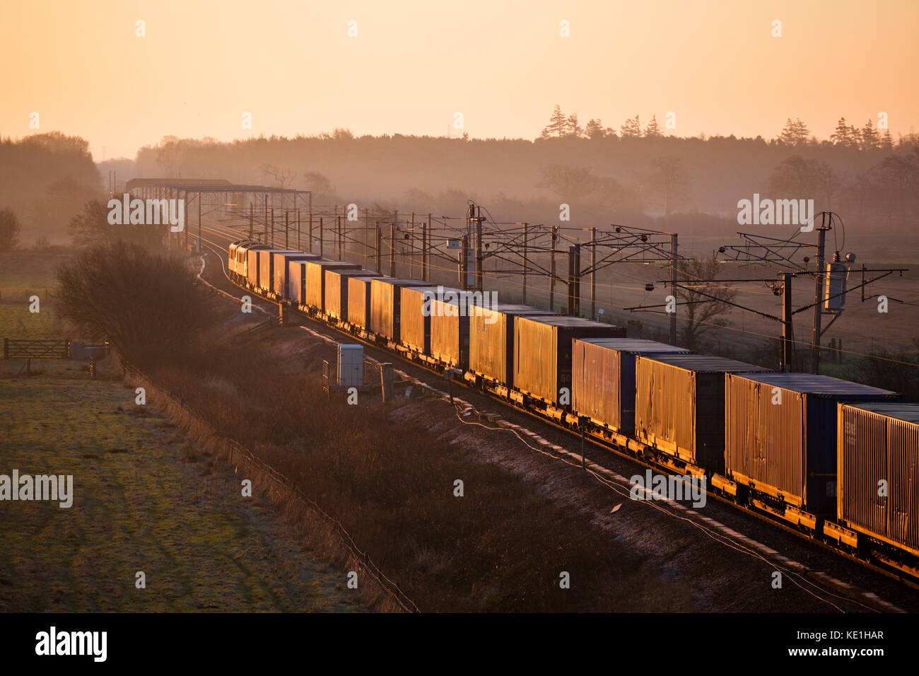 A Mossend - Daventry intermodal container freight train (carrying ...