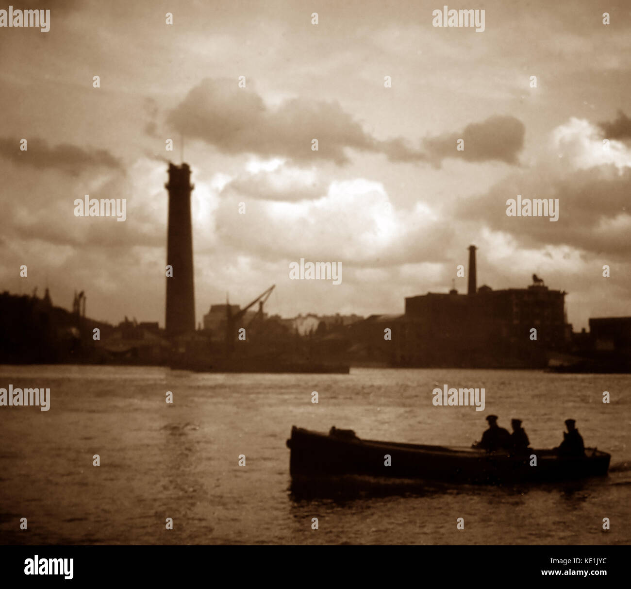 Shot tower lambeth hi-res stock photography and images - Alamy