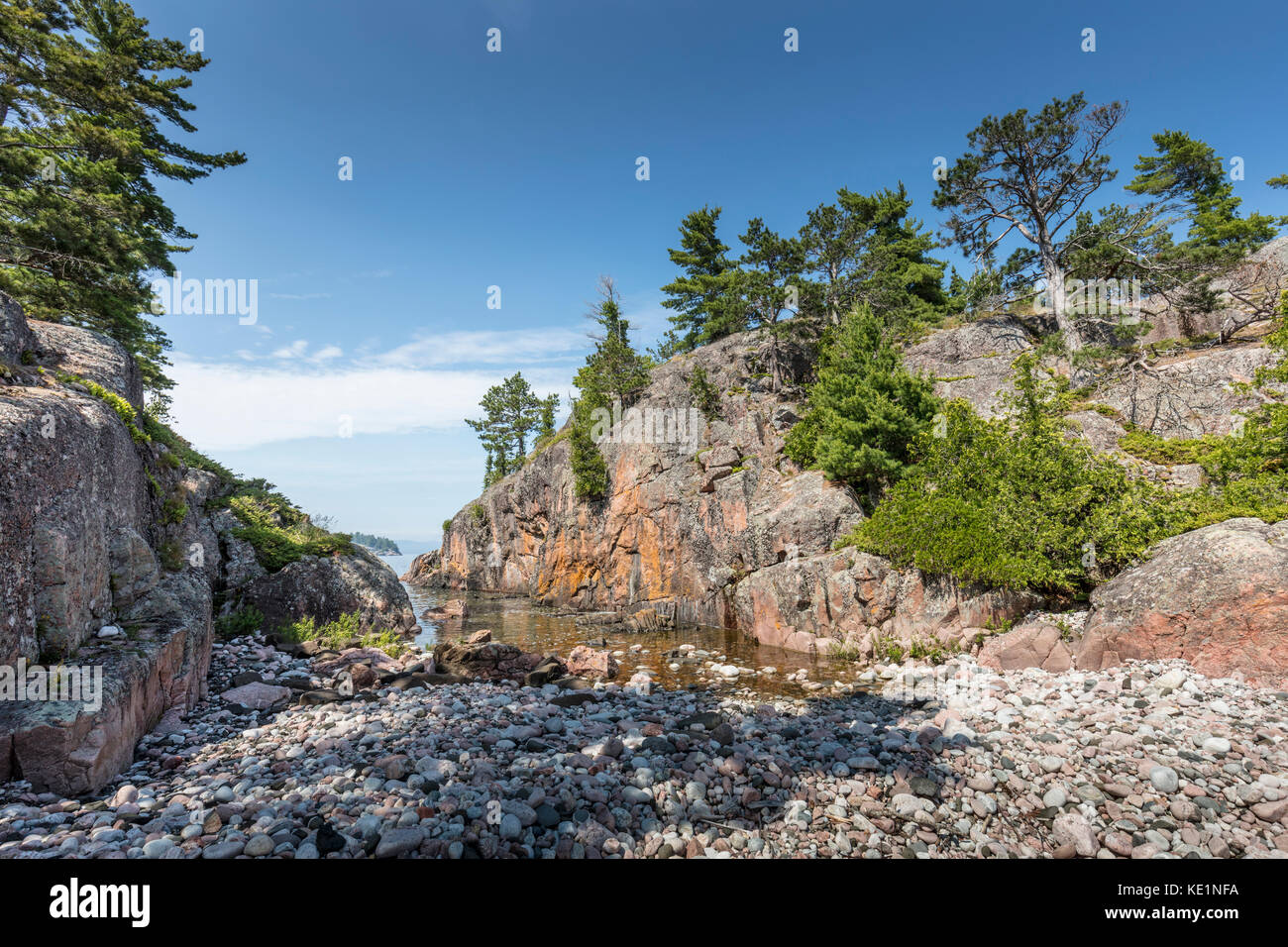 Horizontal color cliffs rocks hi-res stock photography and images - Alamy