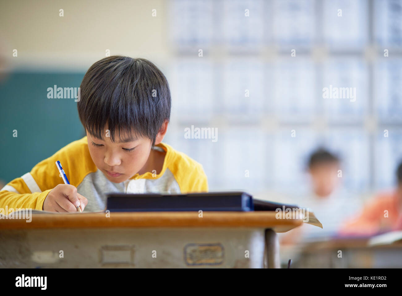 Japanese elementary school kid in the classroom Stock Photo - Alamy