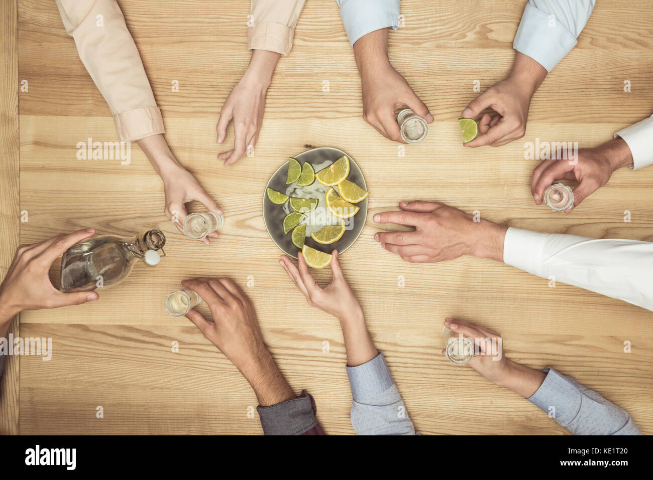 Shots alcohol hands hi-res stock photography and images - Alamy