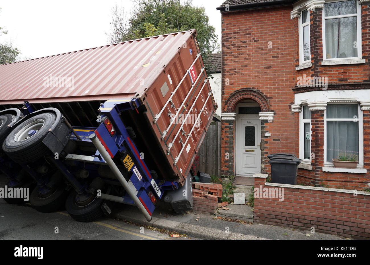 Lorry hit bridge hi-res stock photography and images - Alamy