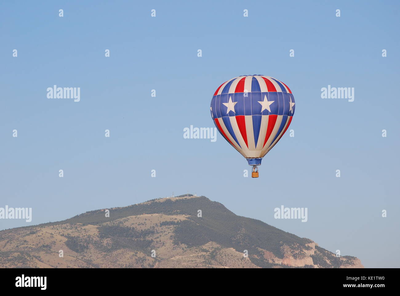 Colorful balloons fly in the sky hi-res stock photography and images ...