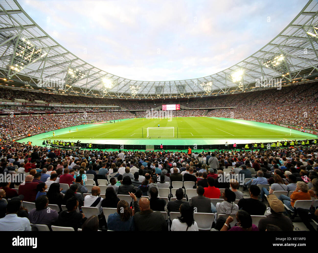London stadium west ham premier league hi-res stock photography and ...
