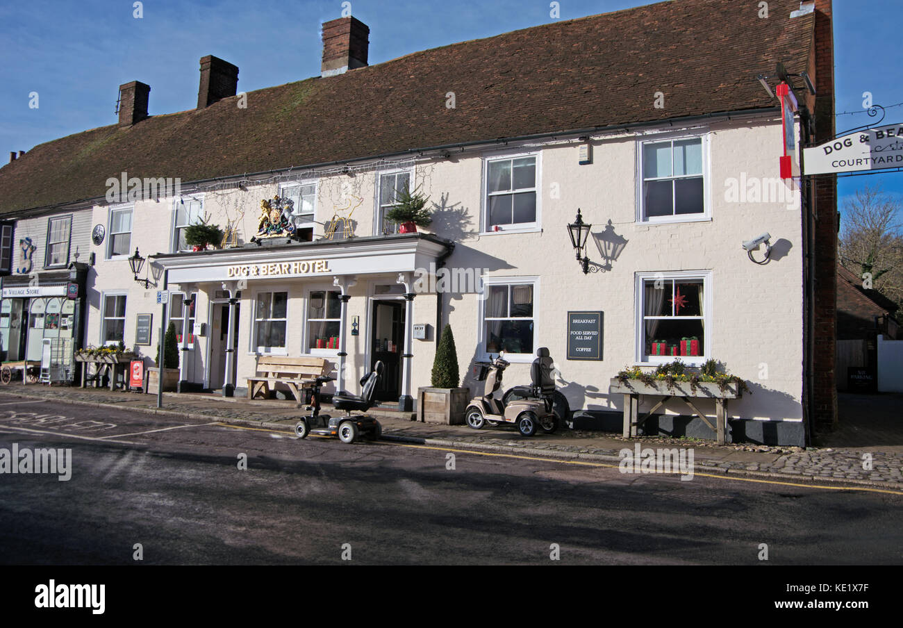 Lenham, Kent, Dog & Bear Hotel and Restaurant Stock Photo - Alamy