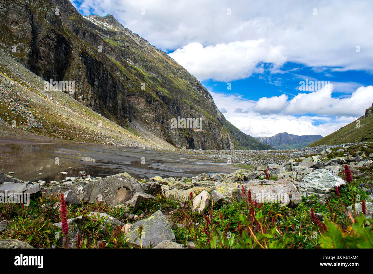 On way to Hampta pass trek Himachal Pradesh India Stock Photo - Alamy