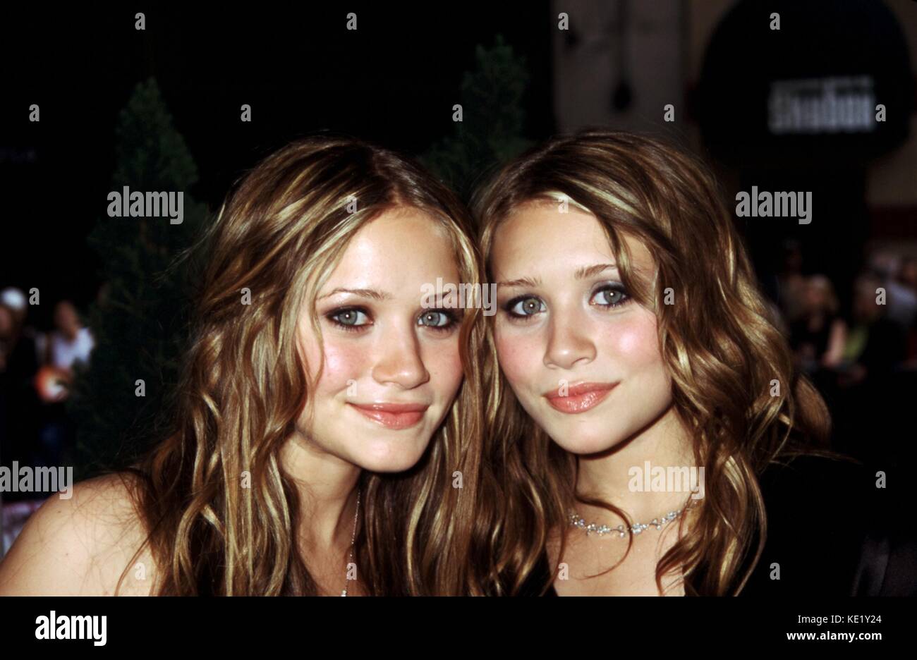Mary Kate And Ashley 2002