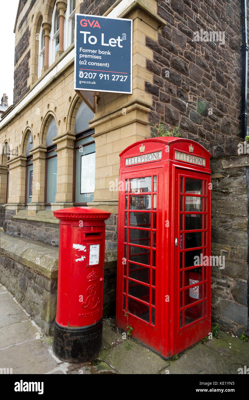 traditional red British post box and telephone box Stock Photo - Alamy