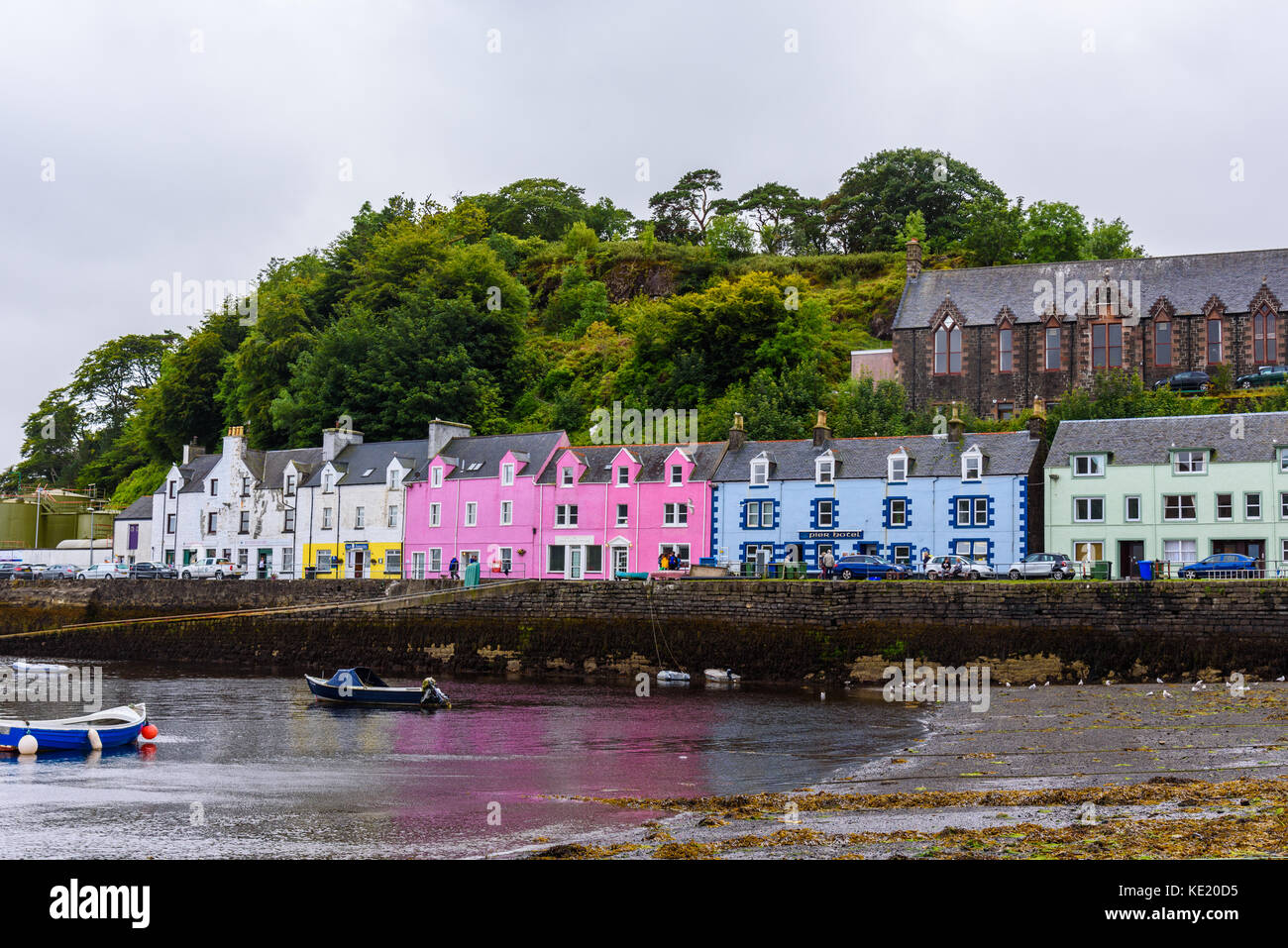 PORTREE, SCOTLAND - AUGUST 11, 2017 - View, of the colorful buildings ...