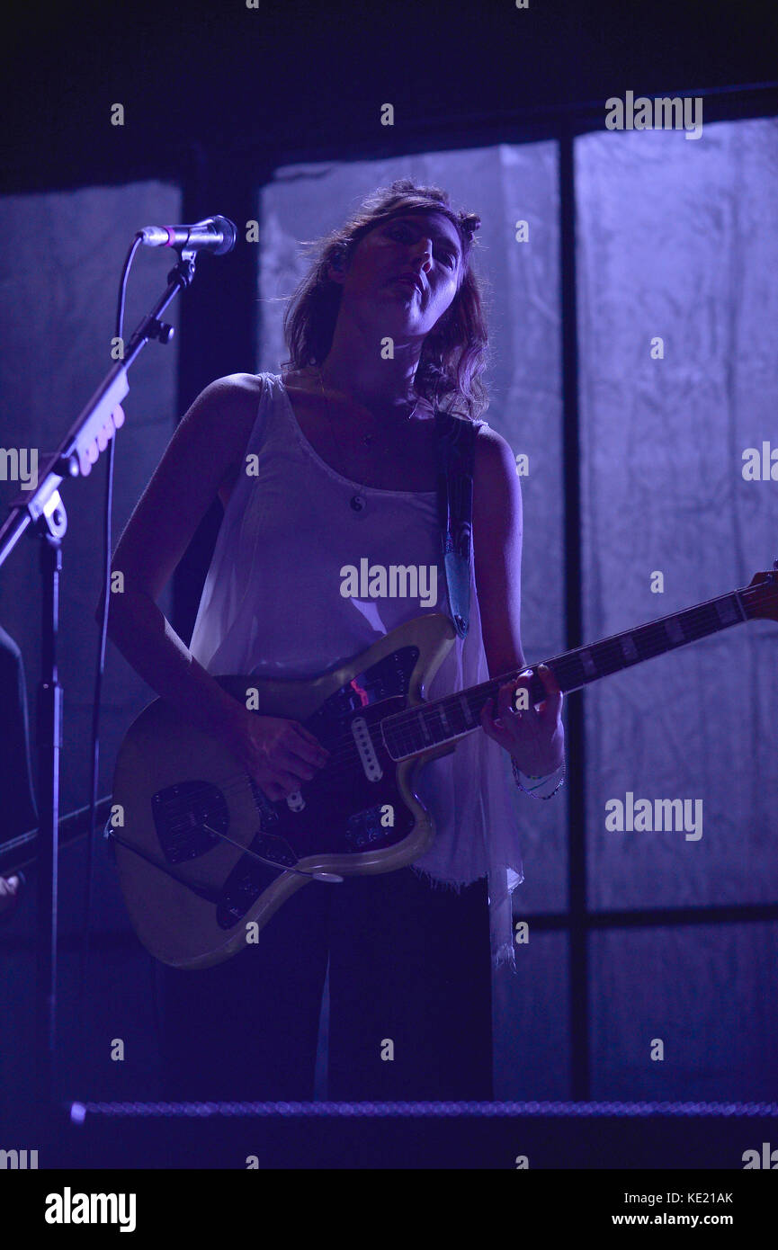 Warpaint opens for the Depeche Mode Global Spirit Tour at American ...