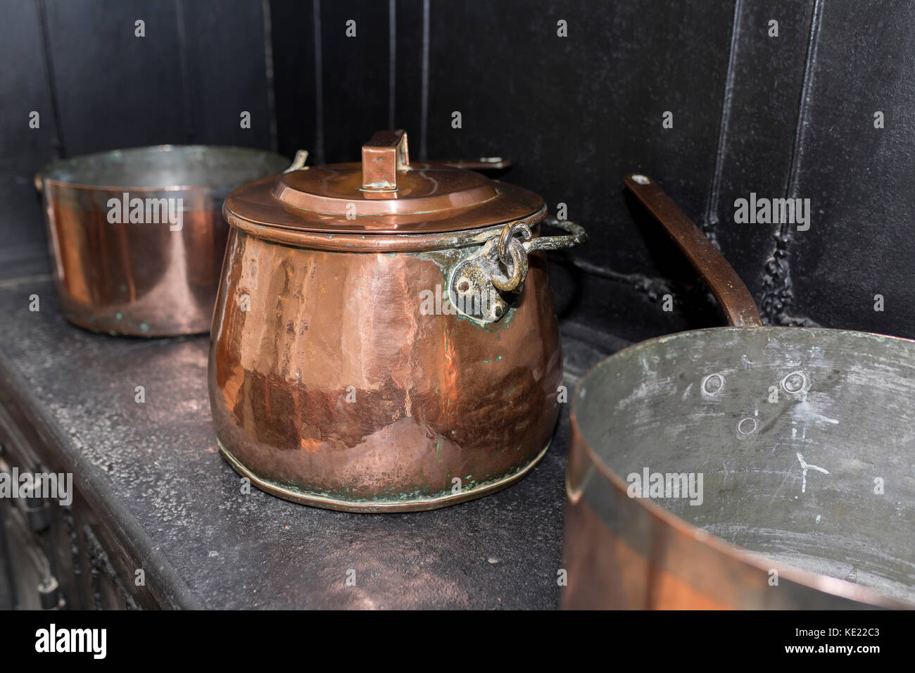 Victorian cook stove hi-res stock photography and images - Alamy