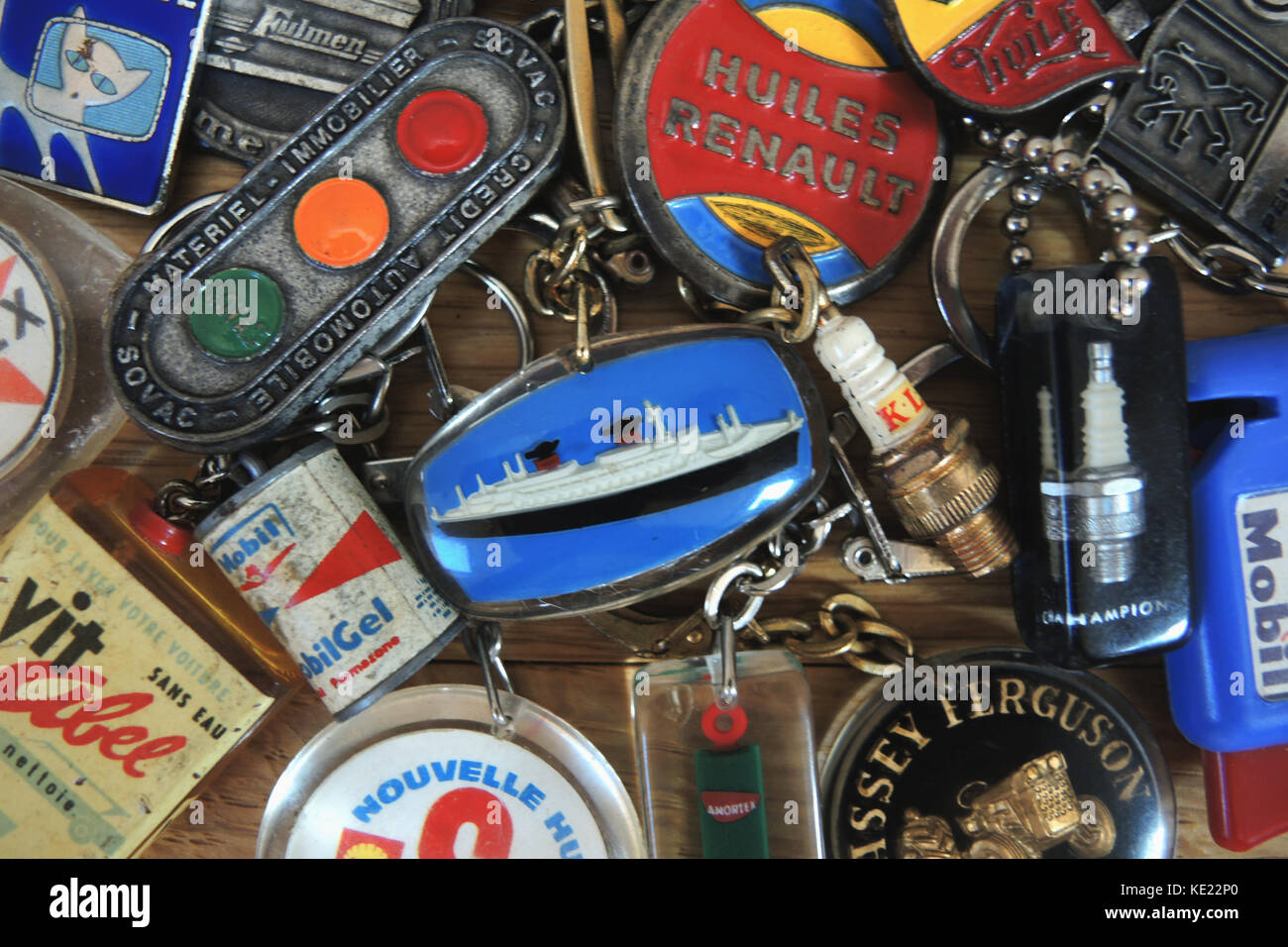 VINTAGE KEY RING - FRENCH VINTAGE KEY RING - FRENCH VINTAGE -KEY RING ...