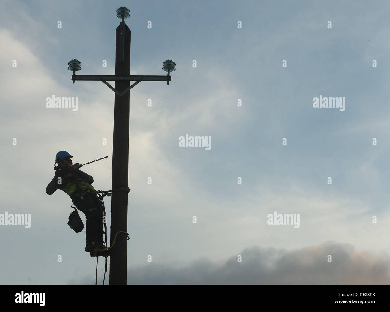 Fallen power lines hi-res stock photography and images - Alamy