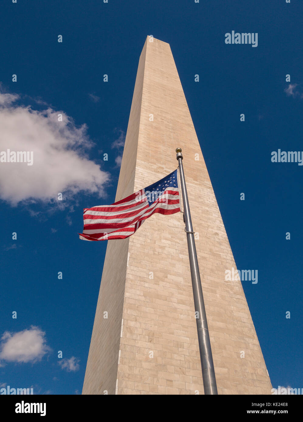 Washington dc skyline flag hi-res stock photography and images - Alamy