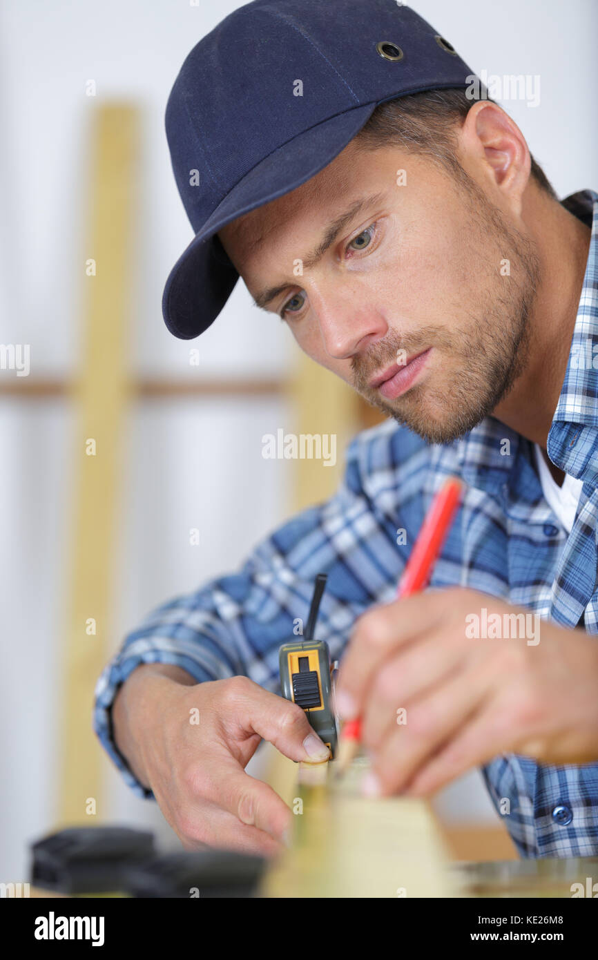 hard working carpenter Stock Photo - Alamy