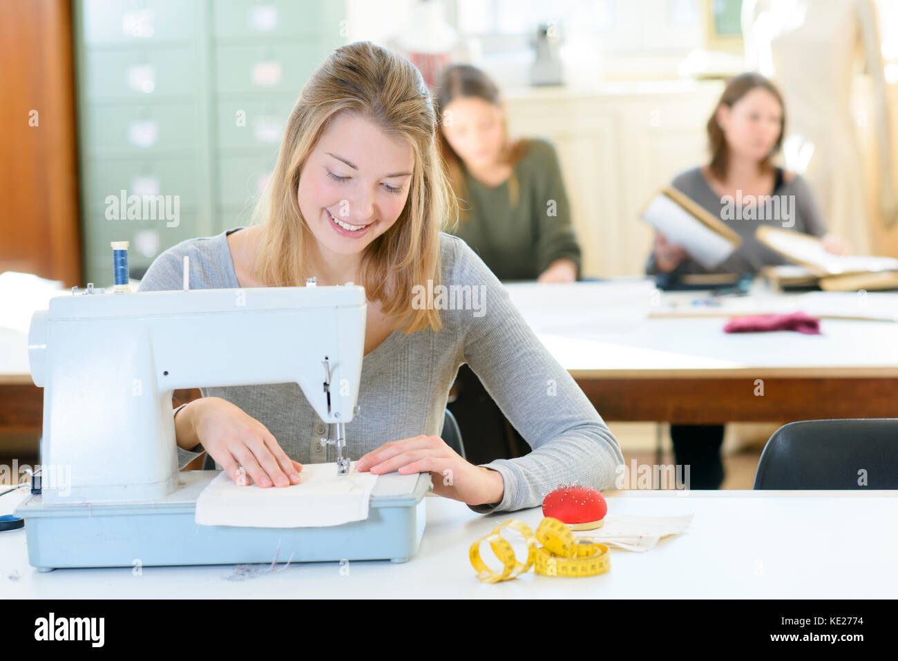 Singer sewing machine quilt hi-res stock photography and images - Alamy
