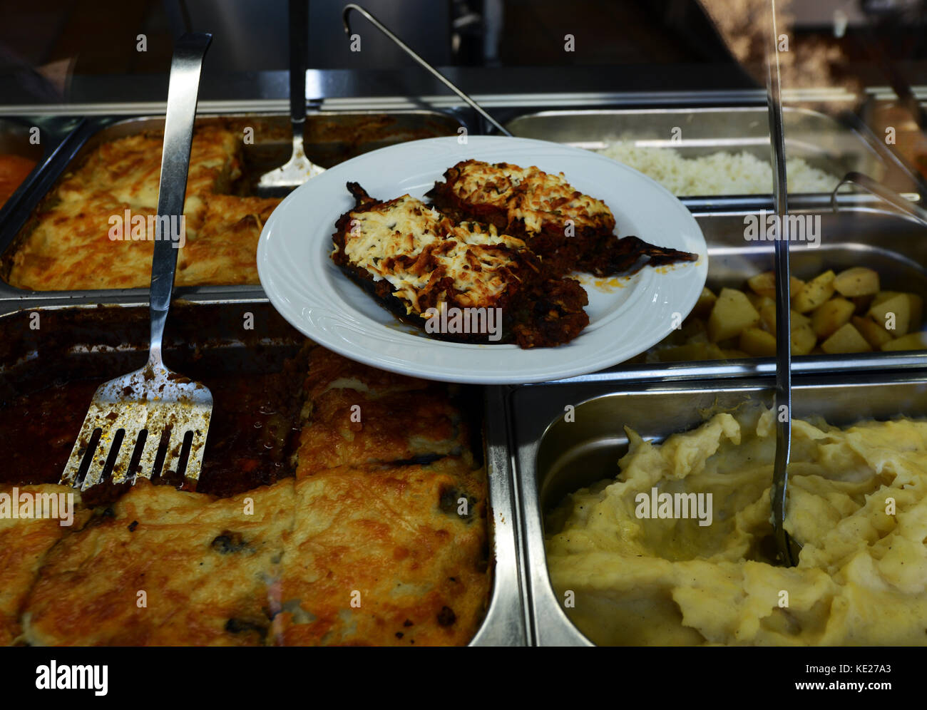 A local eatery serving Greek food in Thessaloniki Stock Photo - Alamy