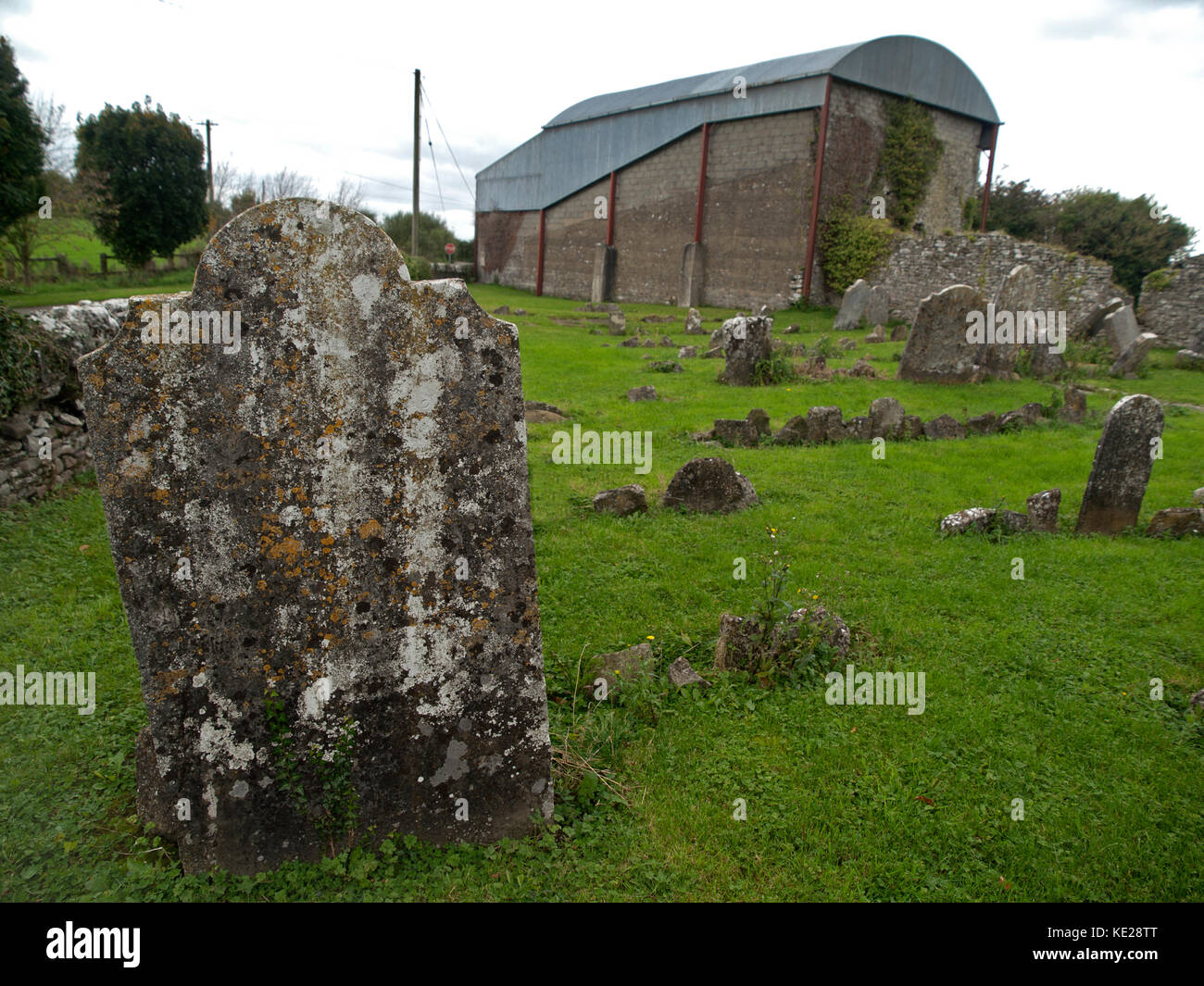 Crumbling church hi-res stock photography and images - Alamy