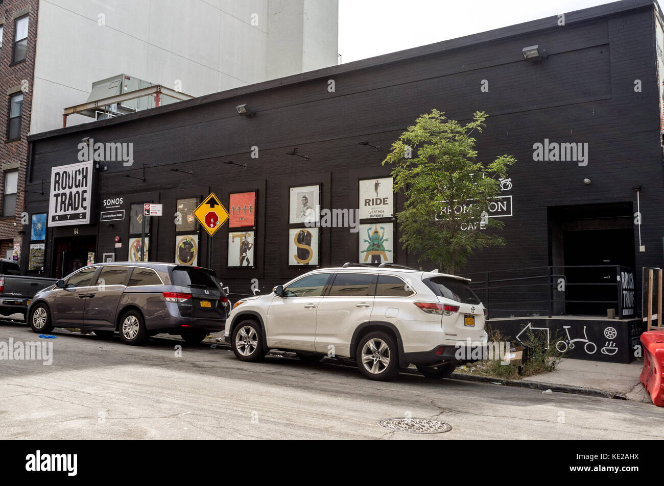 Exterior of Rough Trade record shop in Brooklyn, NY Stock Photo - Alamy