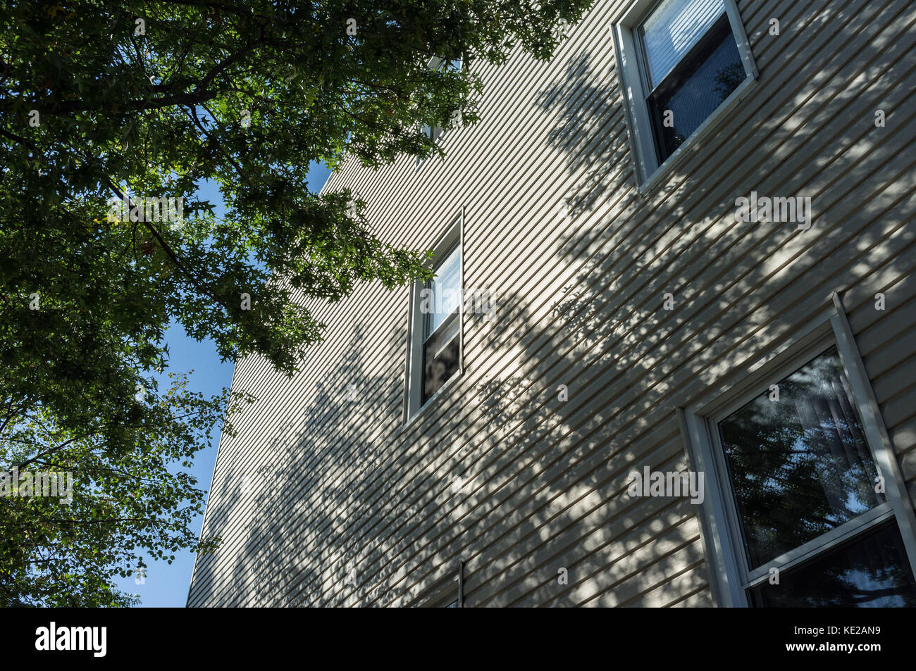 Side building wooden slats hi-res stock photography and images - Alamy