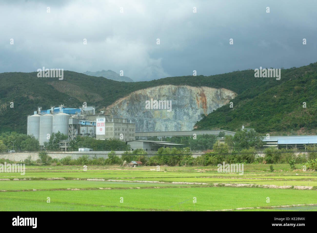 Rock mining facility Stock Photo - Alamy