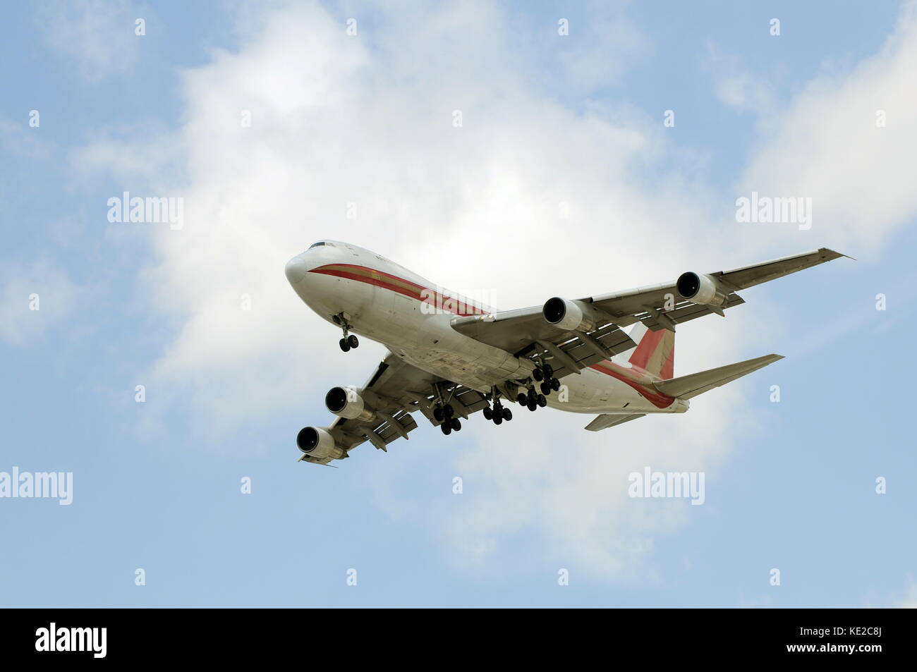 Heavy cargo jet Boeing 747 in flight Stock Photo - Alamy
