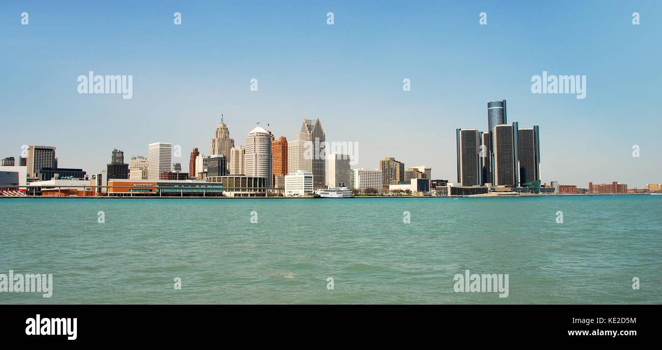 Panoramic view of Detroit's waterfront by day Stock Photo - Alamy