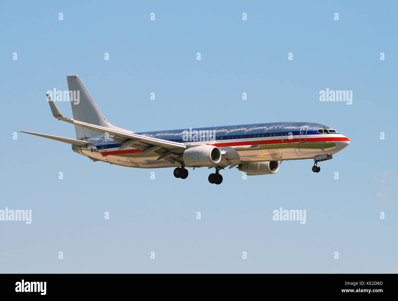 Modern passenger jet airplane in flight Stock Photo - Alamy