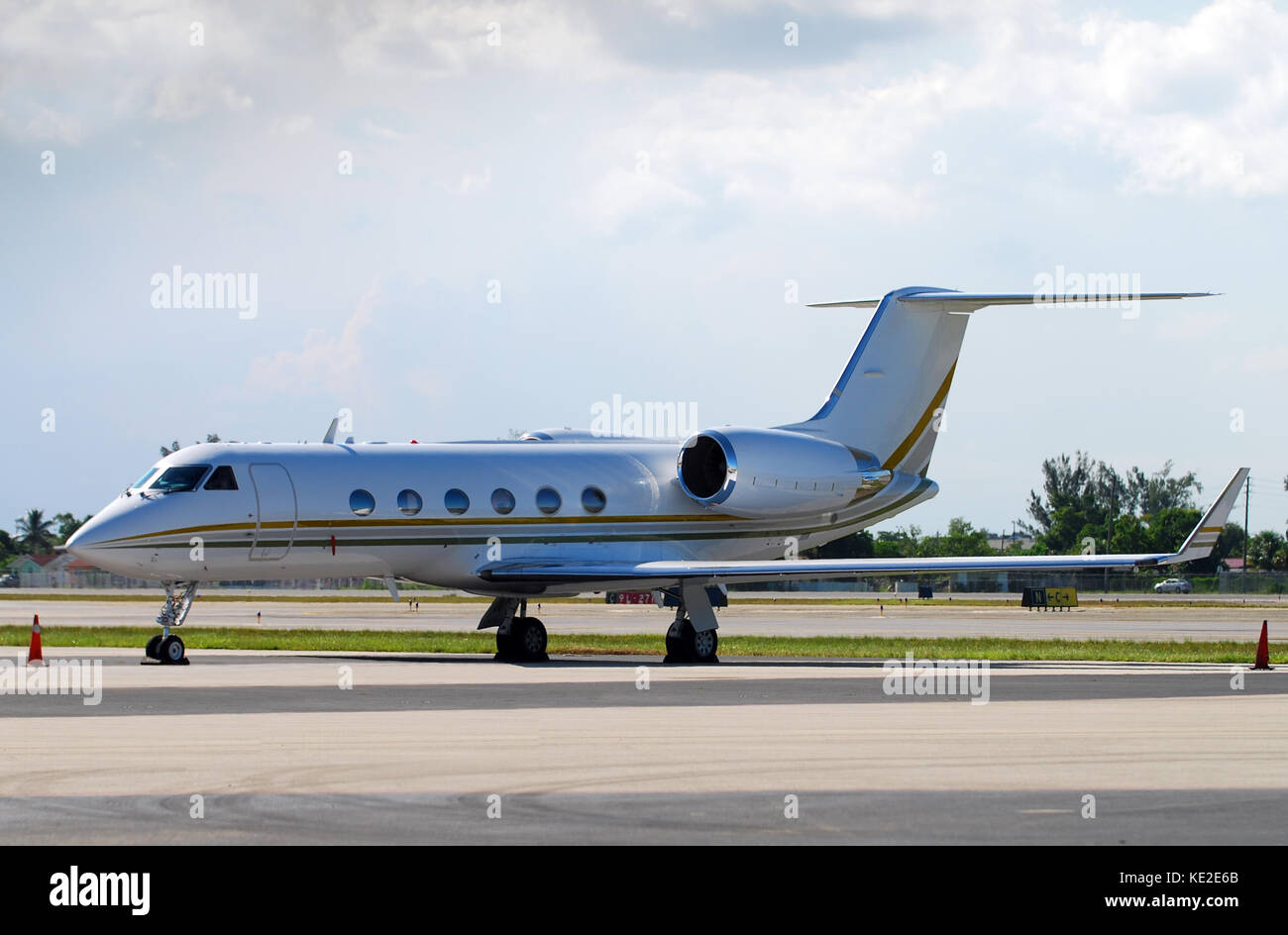 Luxury private jet parked ona tarmac Stock Photo - Alamy