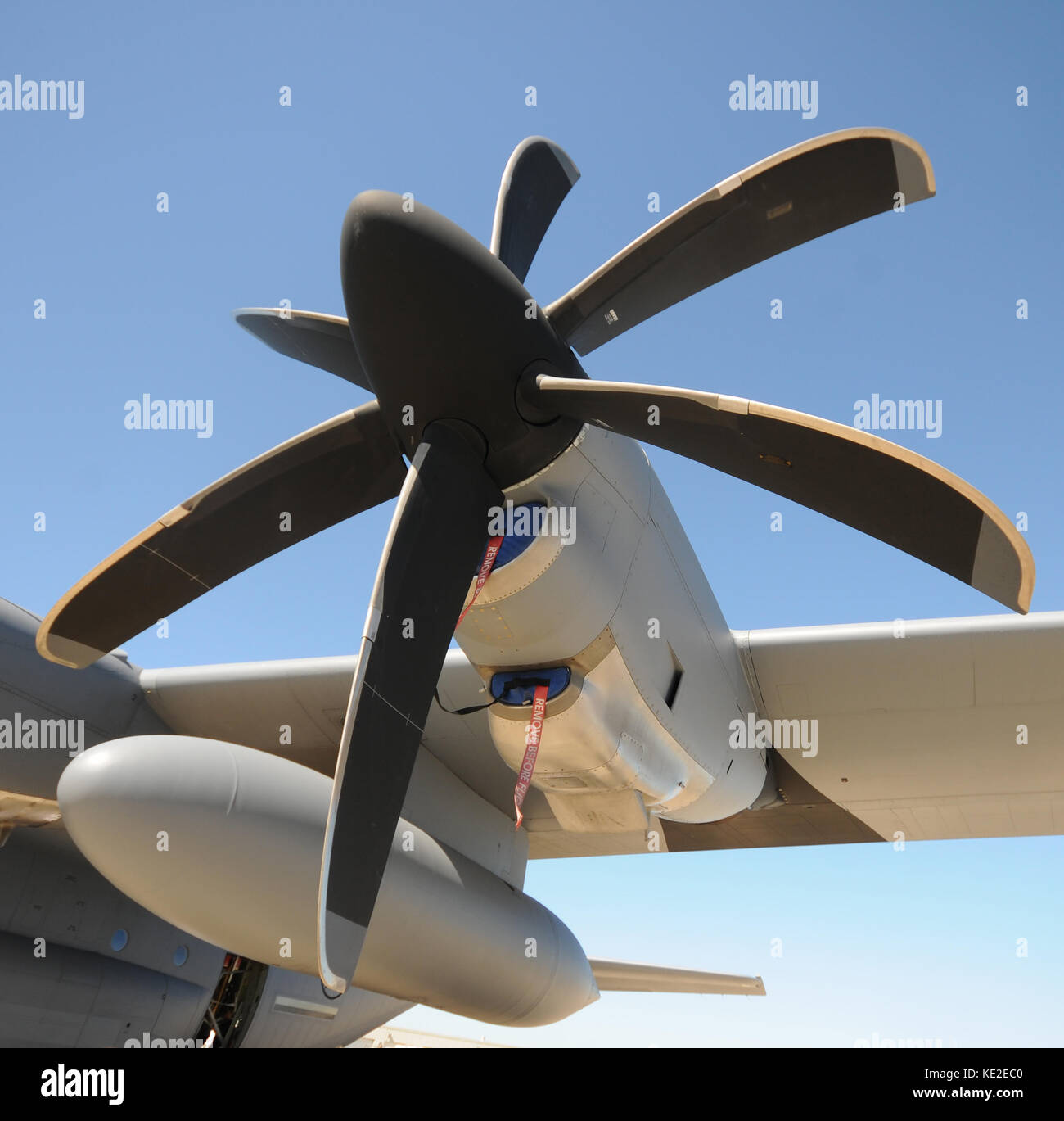 Giant airplane hi-res stock photography and images - Alamy