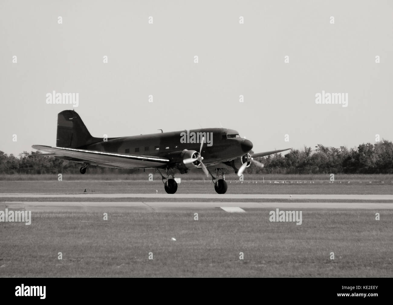 World War II era transport airplane taking off Stock Photo - Alamy