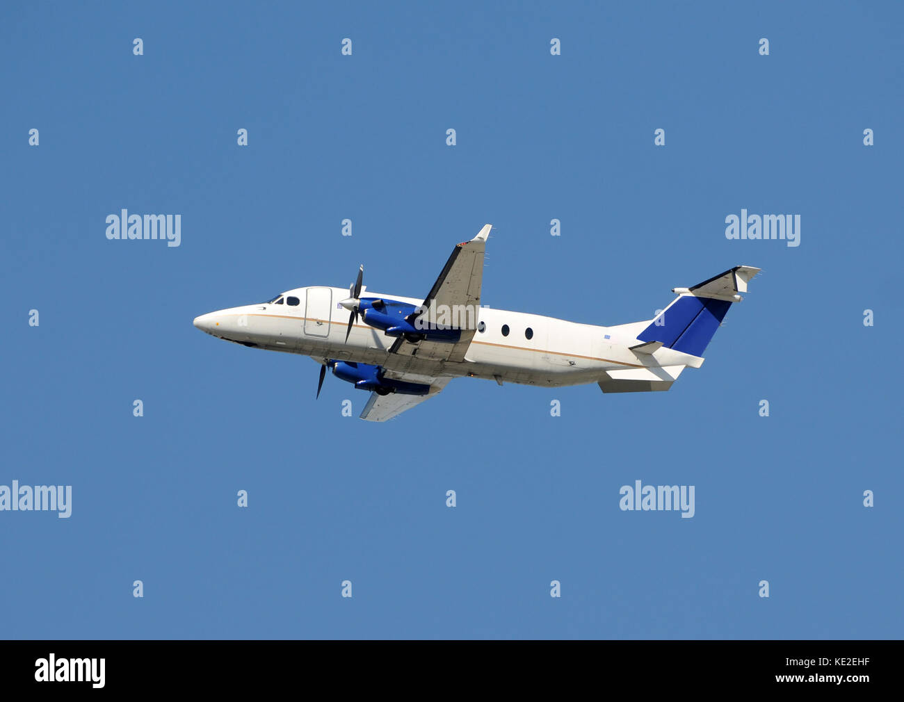 Turboprop Passenger Airplane Stock Photos & Turboprop Passenger ...