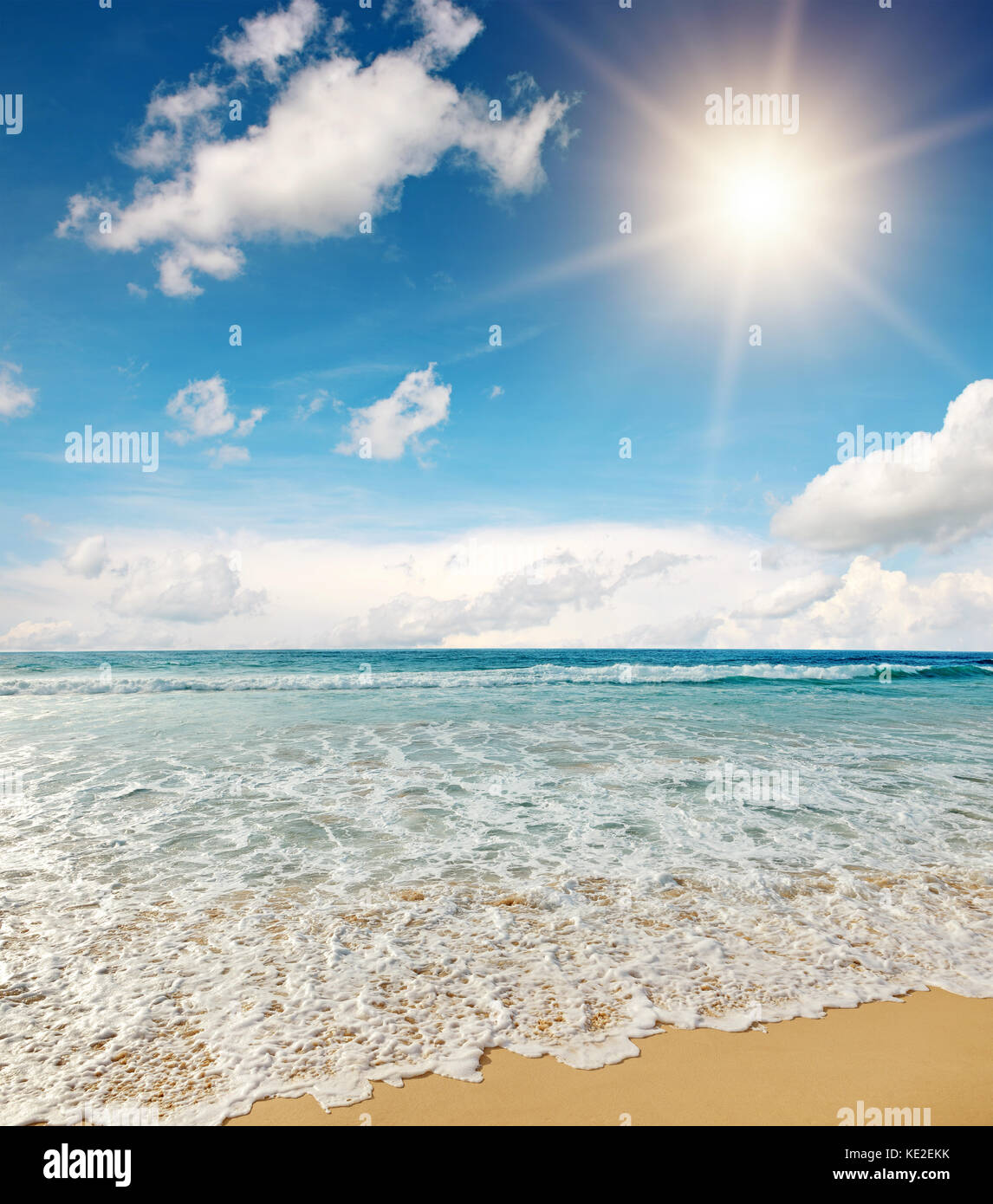 Beautiful sunrise at the sea hi-res stock photography and images - Alamy