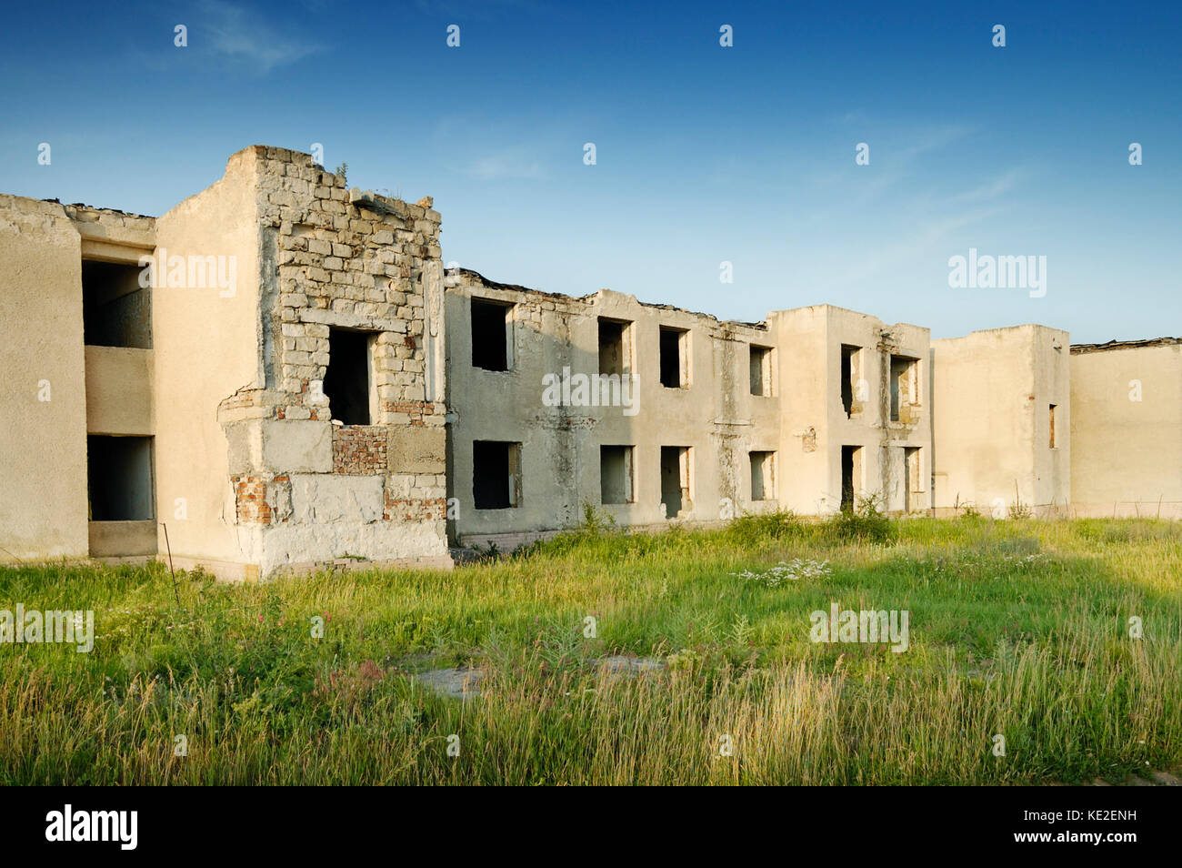 Old destroyed building without people Stock Photo - Alamy