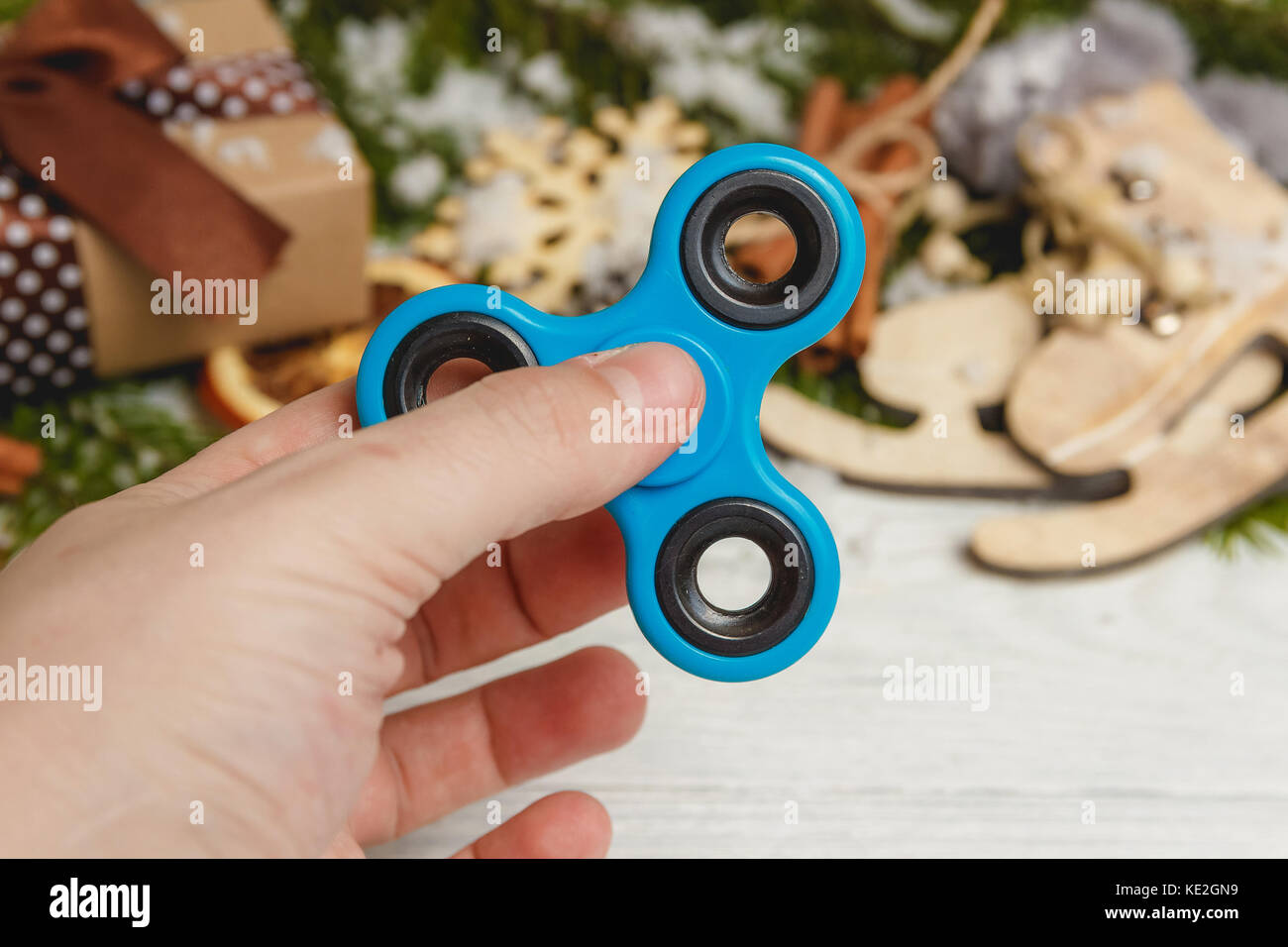 Hand spin the table hi-res stock photography and images - Alamy