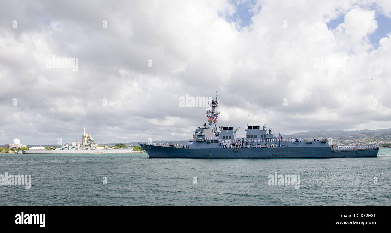 The guided-missile destroyer USS Preble (DDG 88) departs Pearl Harbor ...