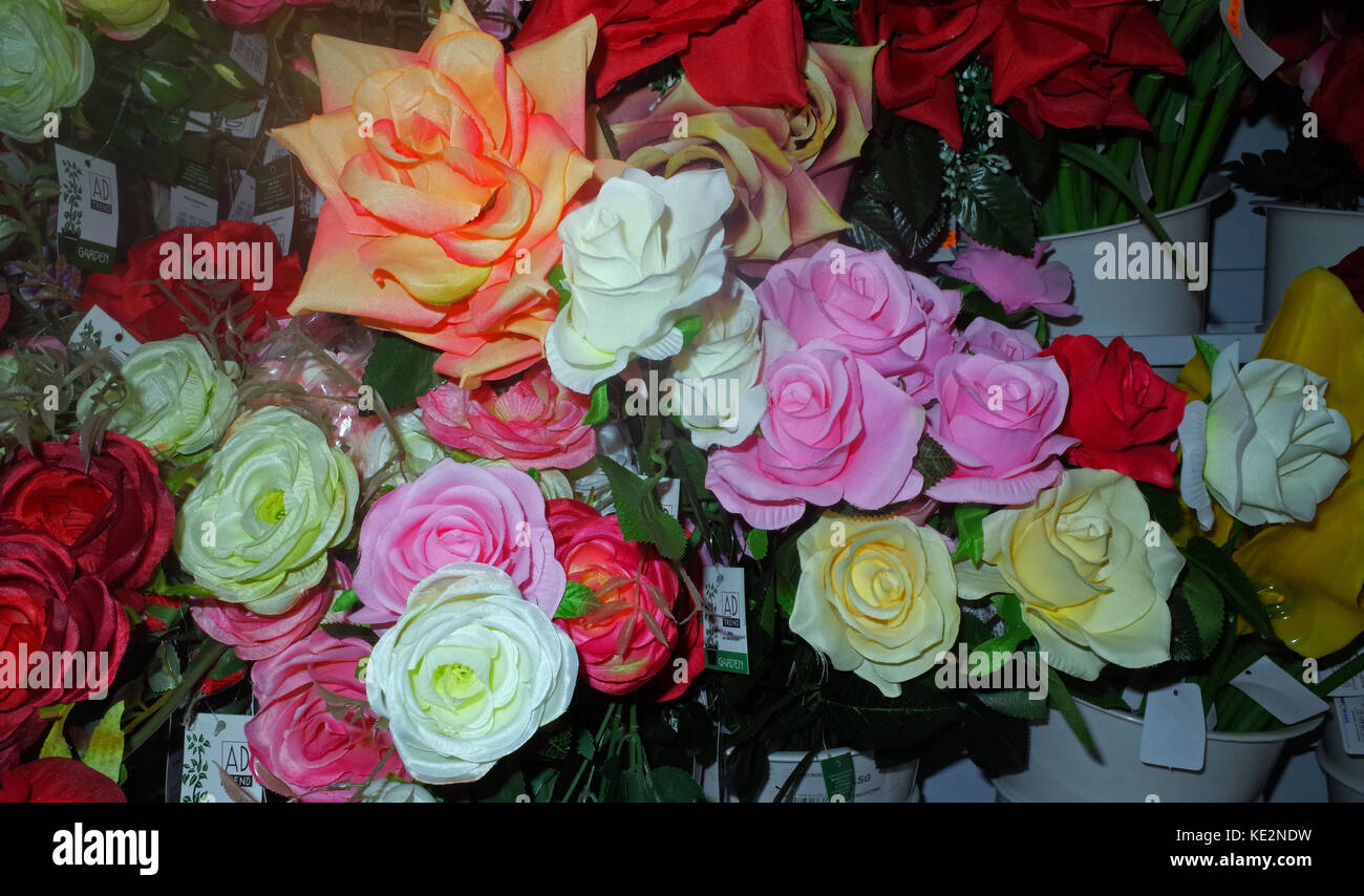 Artificial fake flowers rose hi-res stock photography and images - Alamy