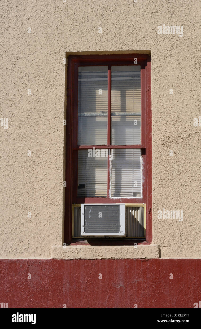 Air conditioner window hi-res stock photography and images - Alamy