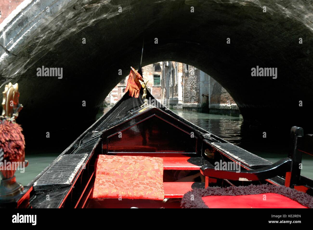 Crumbling buildings under hi-res stock photography and images - Alamy